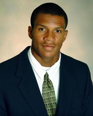 Morgan, Gemmill pace UD indoor track teams