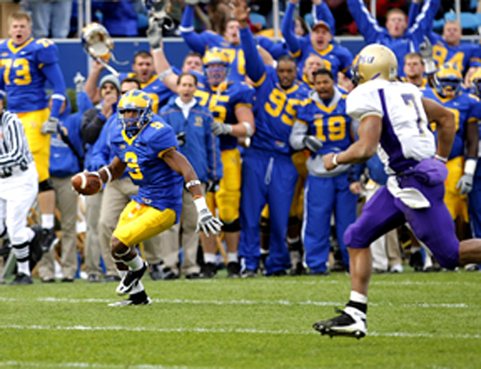 UD football nears record for season ticket sales