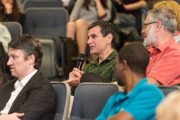 Exploring journalism's shift from the newsstand to the smartphone